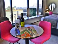 Art Series The Chen - Box Hill Hotel - MantraHotels.com